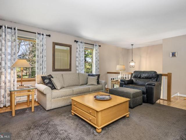 478 Douglas Drive