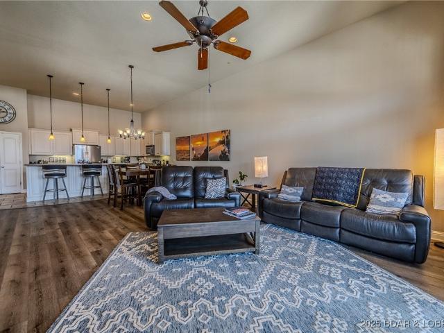 478 Lakeshore Drive