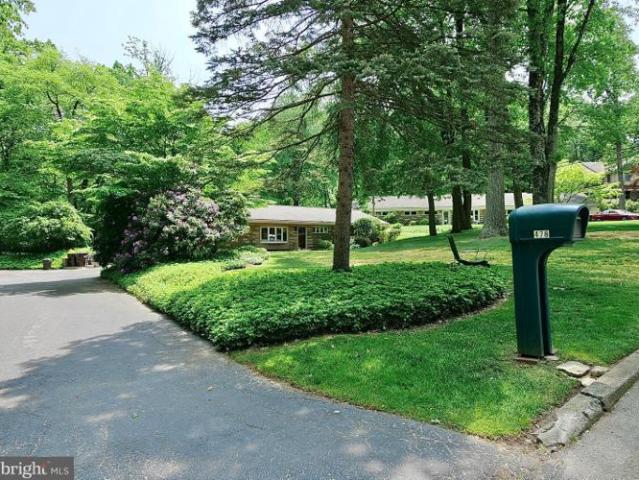 478 Sharon Dr, Wayne, PA 19087