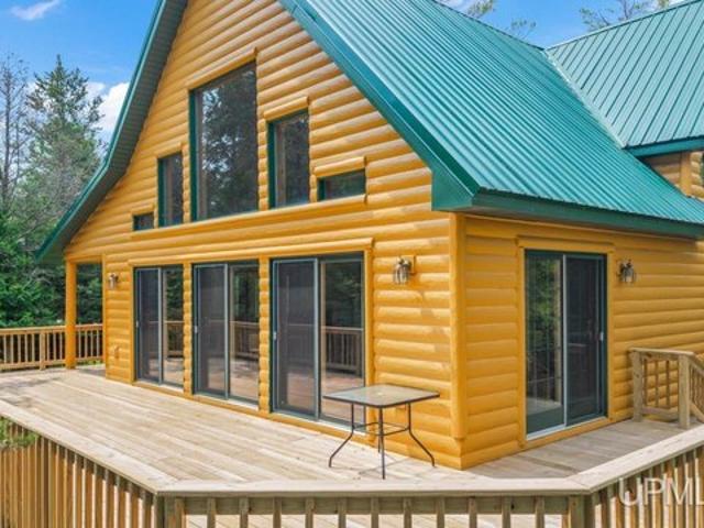 478S Harbor Lights Trl, Manistique, MI 49854
