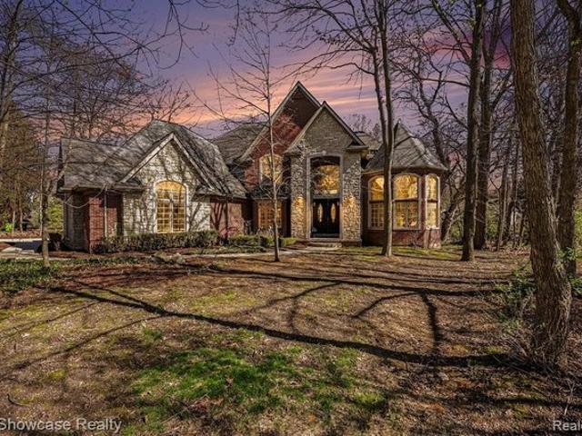 47955 Andover Dr, Novi, MI 48374