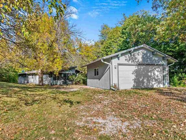 4790 Oak Crest Hill Rd SE, Iowa City, IA 52240