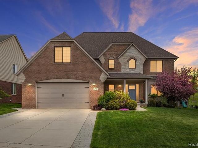 4790 Catalina Dr, Orion, MI 48359