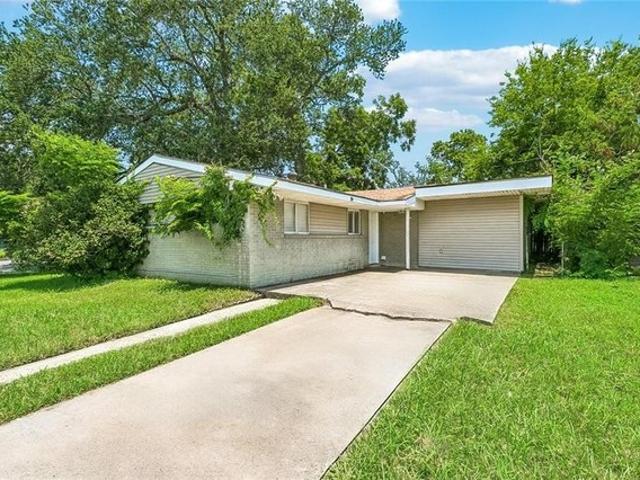 4791 Lancelot Dr, New Orleans, LA 70127