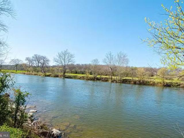 4792 Howellsville Rd, Front Royal, VA 22630 MLS VAWR2010820
