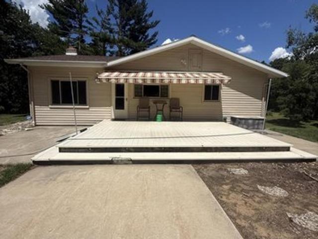 479 105th Ave, Plainwell, MI 49080