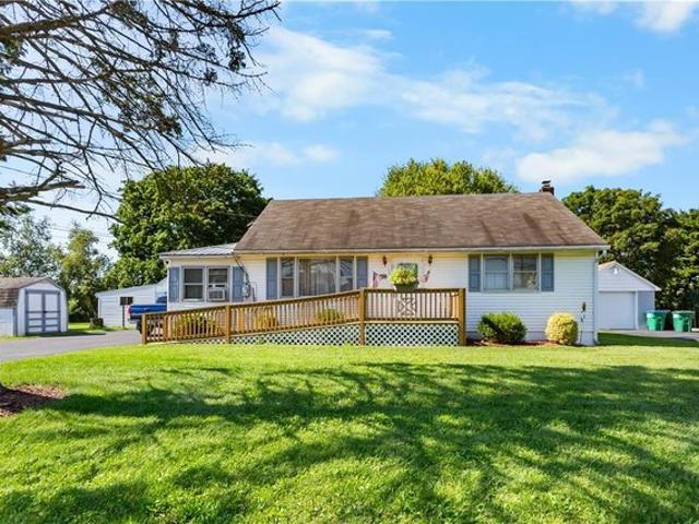 479 Cherry Hill Rd, Bushkill, PA 18064