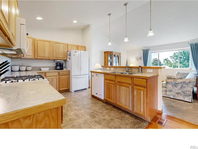 479 E 27th Street