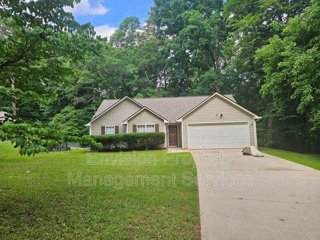 479 Lakeshore Dr, Stockbridge, GA 30281