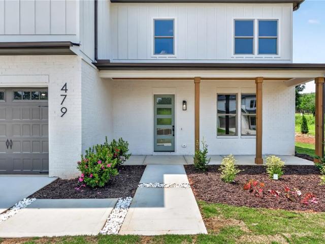 479 Majestic Oaks Place