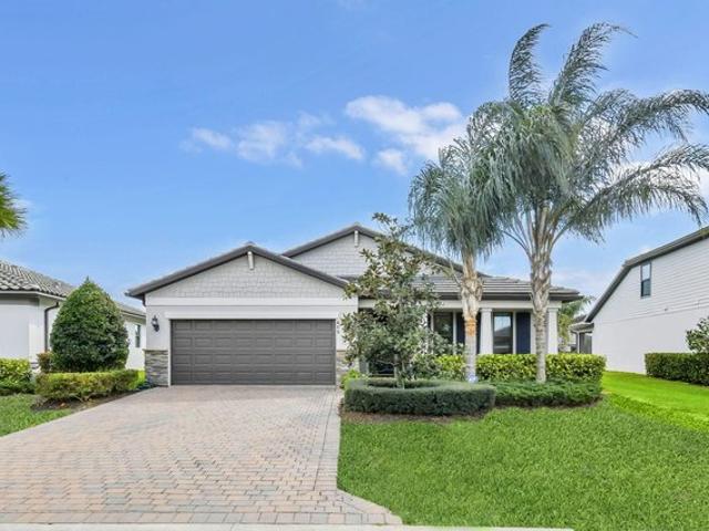 479 SE Vallarta Dr, Port Saint Lucie, FL 34984