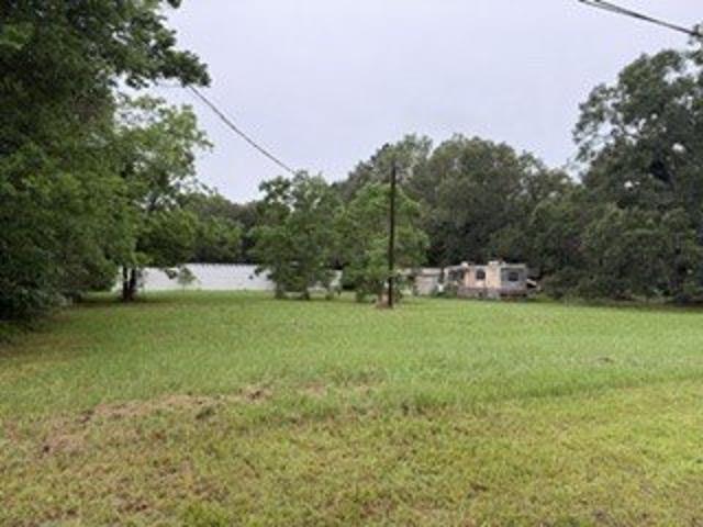 479 Skylark Ln, Livingston, TX 77351
