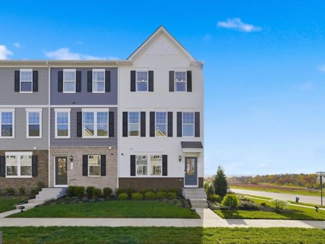479 Presidents Pointe Ave Unit 462, Ranson, WV 25438