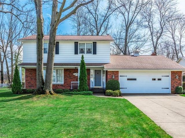 4804 Maple Hill Dr, Seven Hills, OH 44131