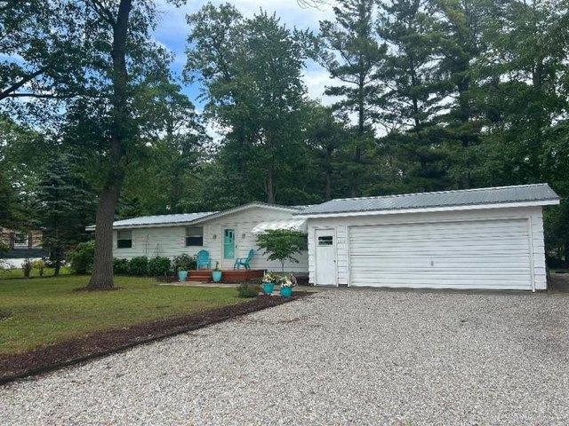 4804 N Caseville Rd, Caseville, MI 48725