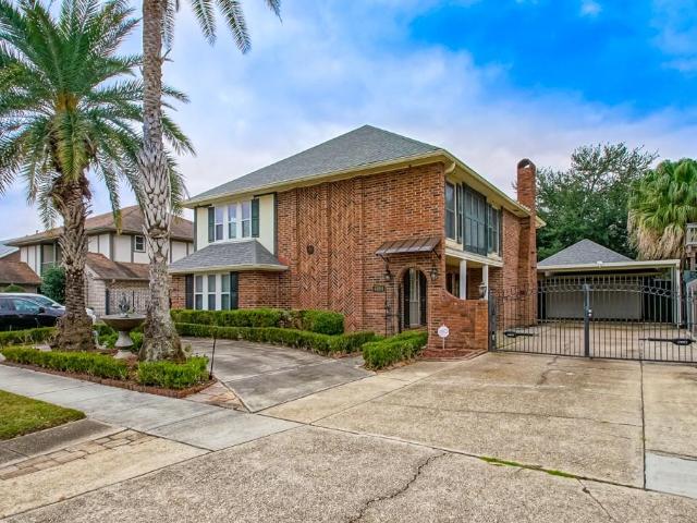 4804 Chateau Drive