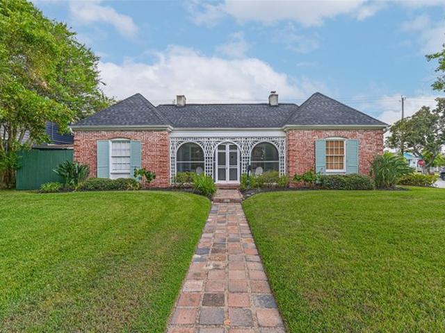 4804 Crockett Blvd, Galveston, TX 77551