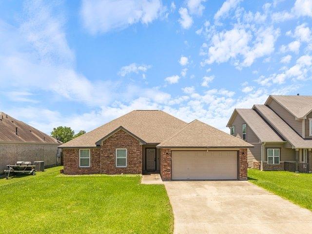 4804 Stingray Dr, Bay City, TX 77414