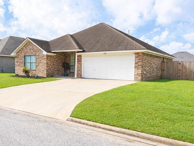 4804 Tarpon Dr, Bay City, TX 77414
