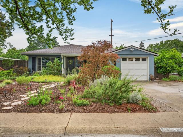 4804 61st St, Sacramento, CA 95820 | MLS #226052 | Compass