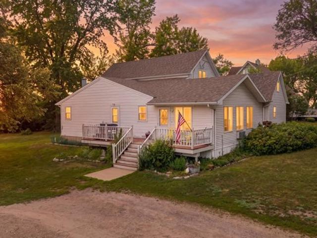 48055 th St, Brandon, SD 57005