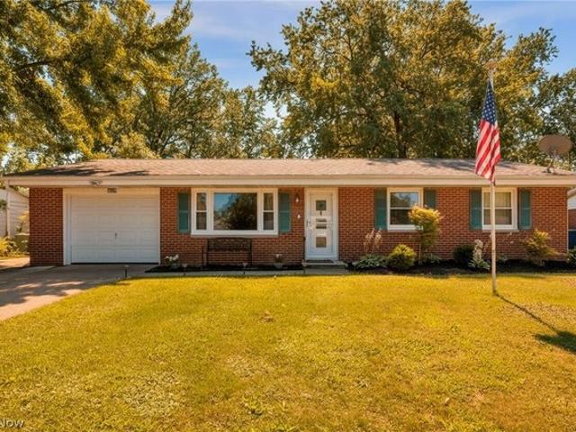 4805 Mapleview Dr, Vermilion, OH 44089