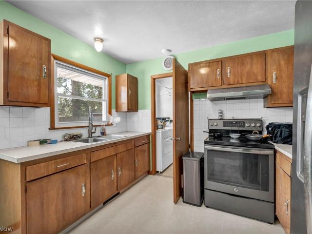 4805 Mapleview Drive