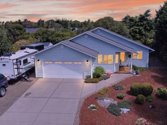4805 Cloudcroft Ln, Florence, OR 97439