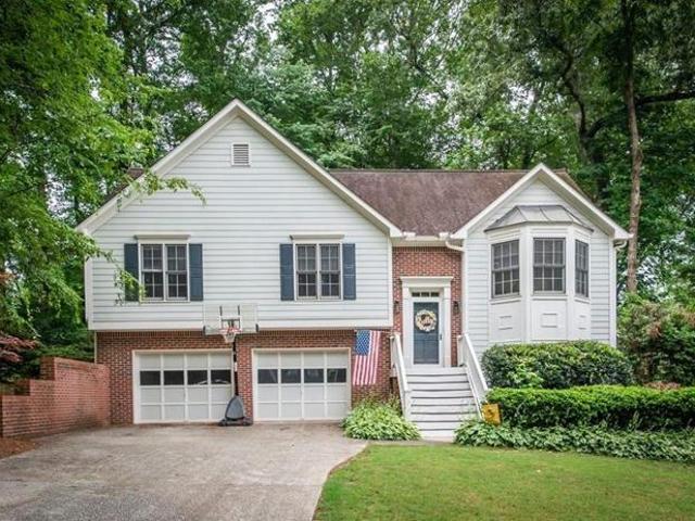 4805 Hillside Ct, Powder Springs, GA 30127