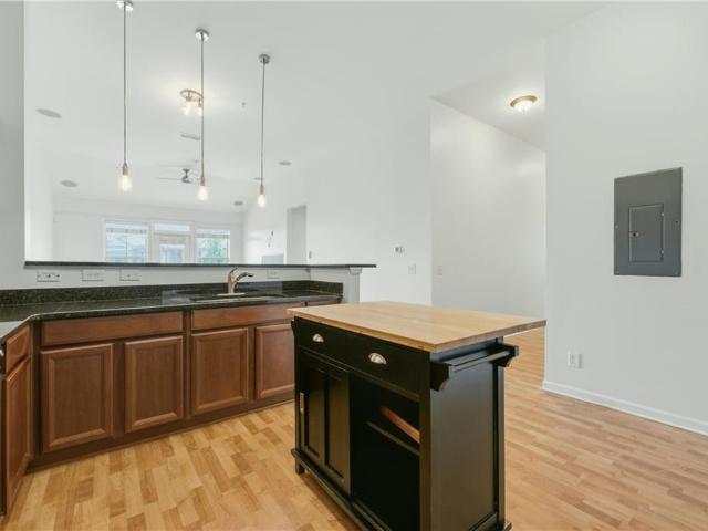 4805 W Village Way SE 1000