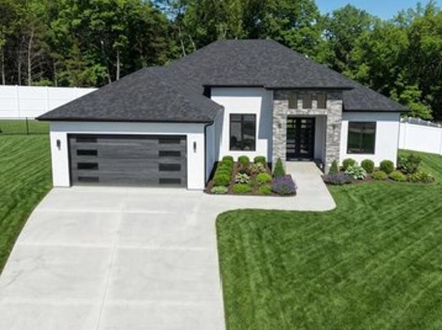 4805 Whisper Ct, Columbia, MO 65203