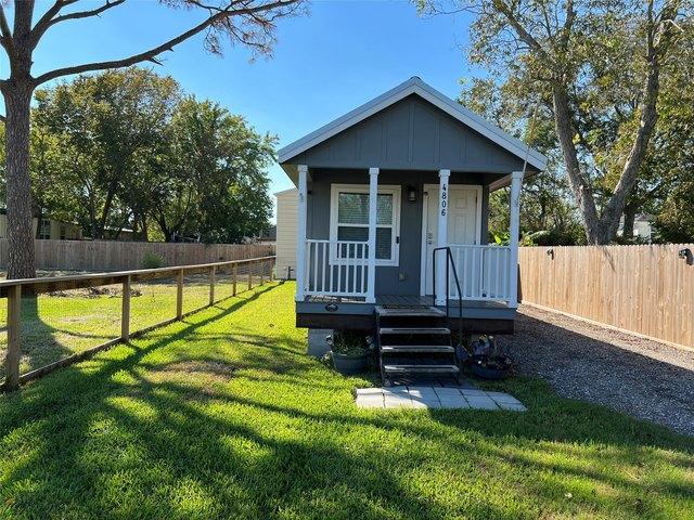4806 Palm St, Bacliff, TX 77518
