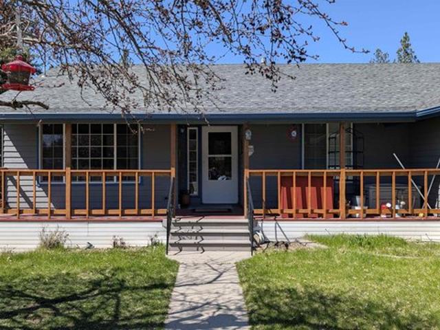 4807 E Chattaroy Rd, Chattaroy, WA 99003