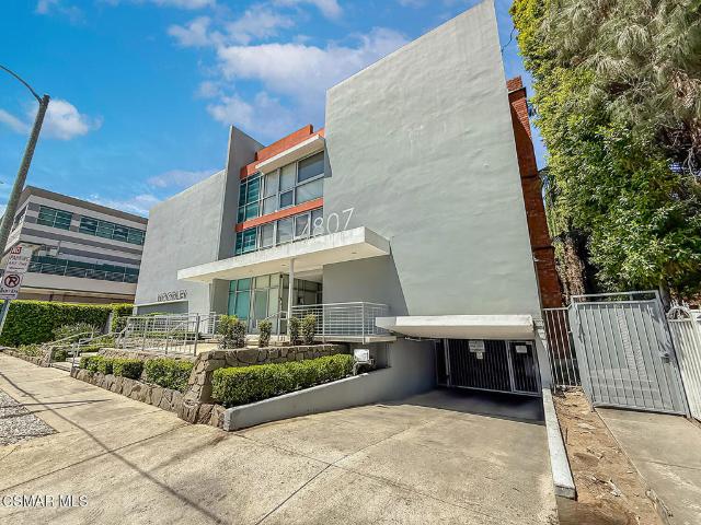 4807 Woodley Avenue 207