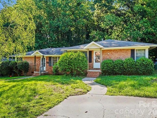 4809 Malibu Dr, Charlotte, NC 28215