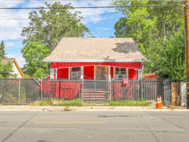 4809 Parker Ave, Sacramento, CA 95820 | MLS #226052 | Compass