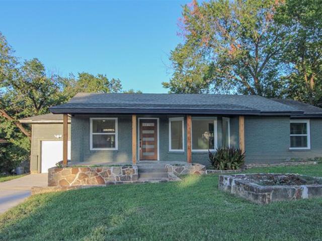 4809 Ridge Cir, Benbrook, TX 76126