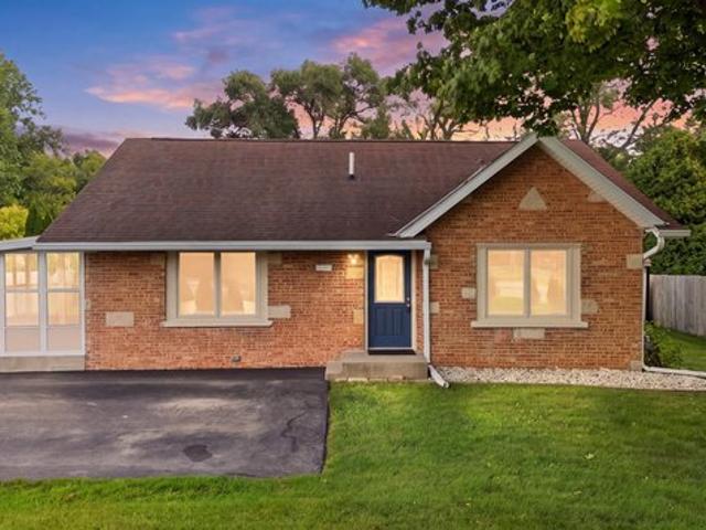 4809 W Loomis Rd, Greenfield, WI 53220
