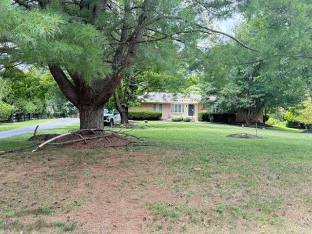 4800 Maurine Ct, Gainesville, VA 20155
