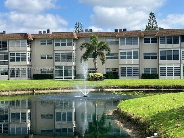 4800 NW 35th St Apt 607, Lauderdale Lakes, FL 33319