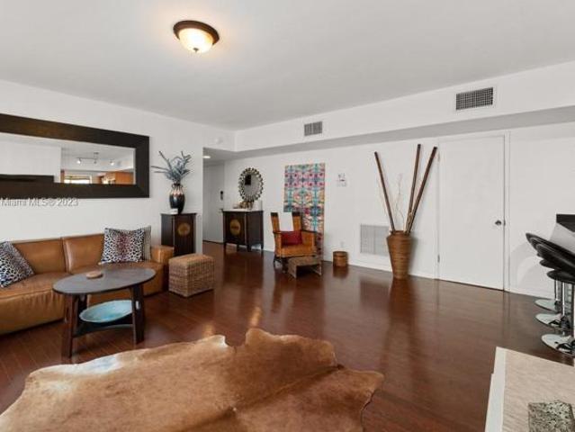 4800 Pine Tree Dr #101, Miami Beach, FL 33140