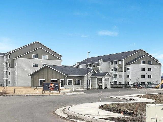 4800 S Cink Pl, Sioux Falls, SD 57106