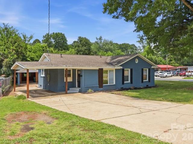 4800 Westridge Dr, Charlotte, NC 28208