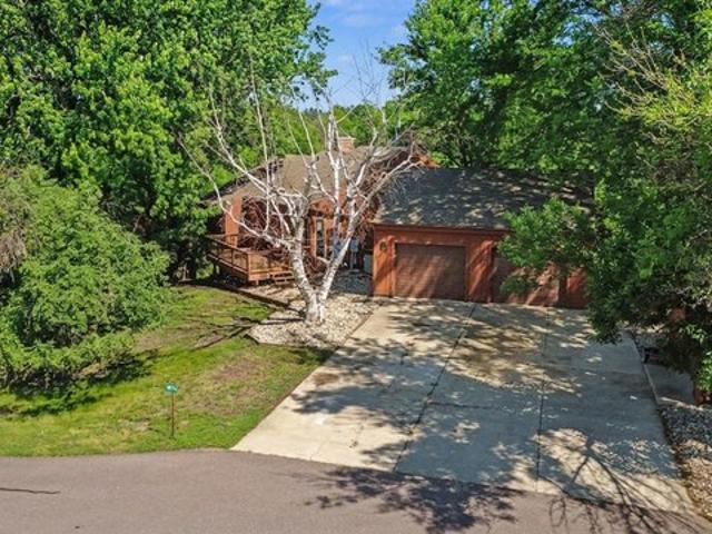 48016 Oak Trail Pl, Sioux Falls, SD 57108