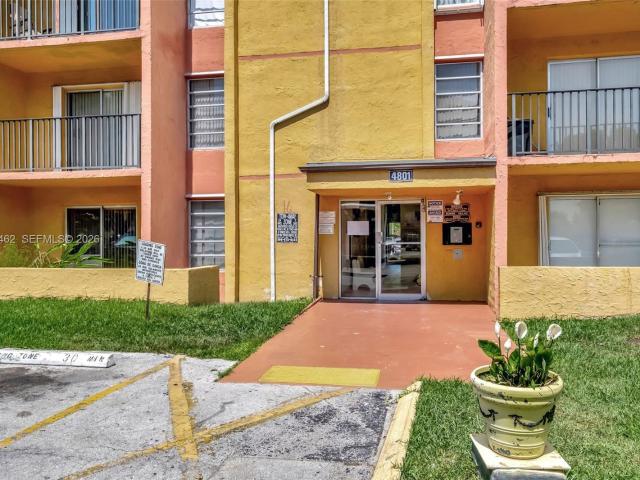 4801 NW 7th St, Unit 70416, Miami, FL 33126 | MLS #A12010