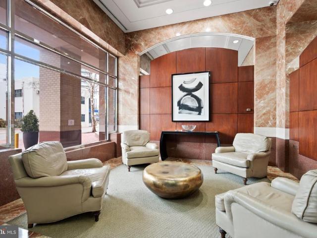 4801 Fairmont Avenue # 412