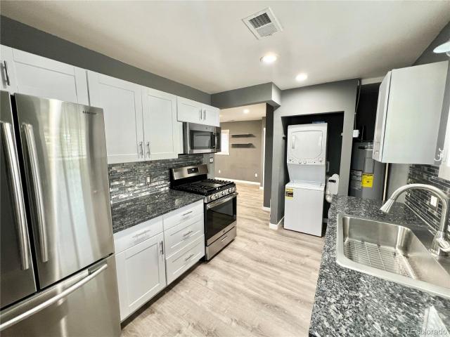 4801 S Fox