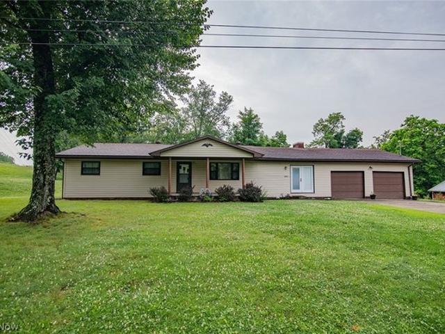 4802 Hazel St, Parkersburg, WV 26104