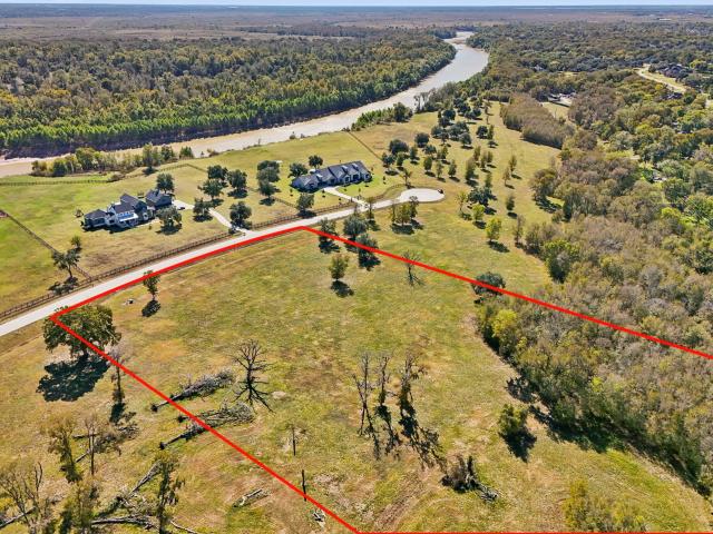 4802 Riverbend Ct