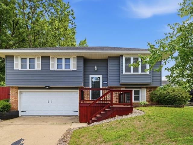 4802 Wakonda Dr, Norwalk, IA 50211
